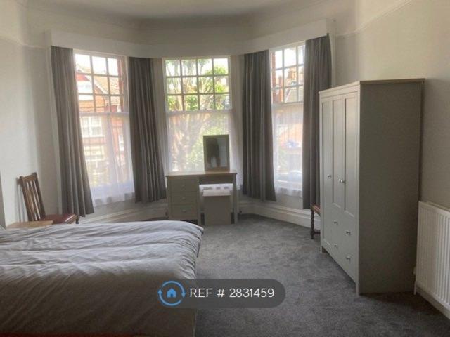 Muswell Hill, London N10, 1 bed flat to rent, £1,480 pcm | PrimeLocation