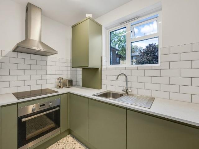 Buckingham Lodge, Muswell Hill N10, 1 bed flat to rent, £1,800 pcm | PrimeLocation
