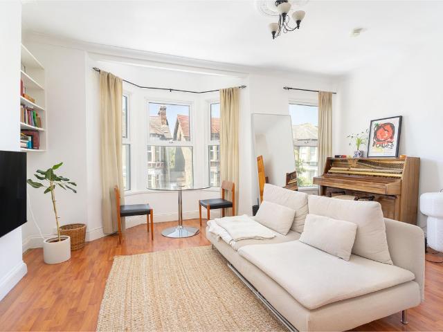Muschamp Road, Peckham, London SE15, 2 bed flat to rent, £2,100 pcm | PrimeLocation