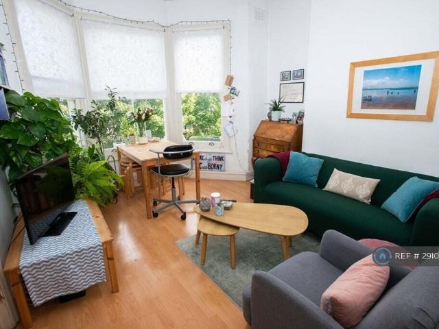 Musgrove Road, London SE14, 2 bed flat to rent, £2,350 pcm | PrimeLocation