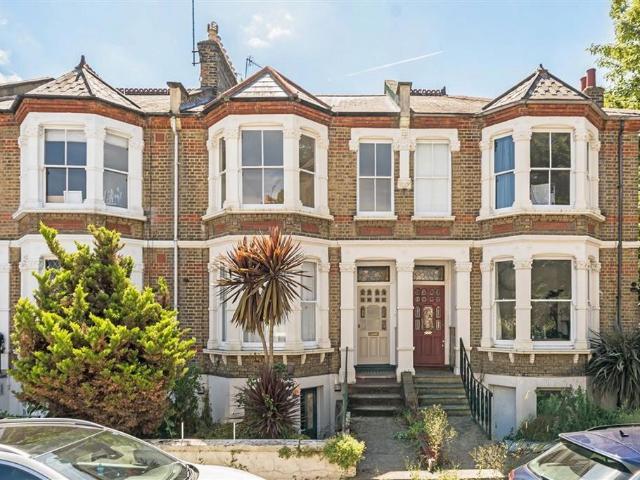 Musgrove Road, London SE14 2 bed flat to rent £2,300 pcm £531 pw