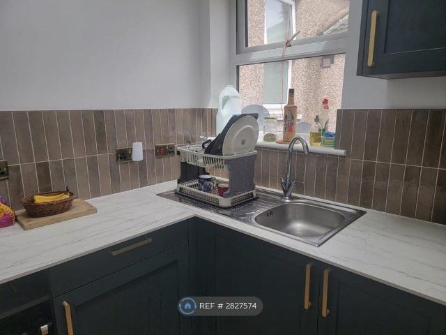 Myddelton Road, London N8, Room to rent, £1,300 pcm | PrimeLocation