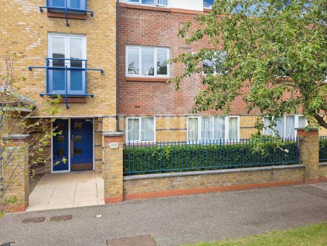 Myddleton Avenue, London N4, 1 bed flat to rent, £1,800 pcm | PrimeLocation