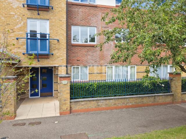 Myddleton Avenue, London, N4 1 bed flat to rent £1,800 pcm £415 pw