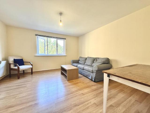 Myers Lane, London, SE14 2 bed flat to rent £1,750 pcm £404 pw