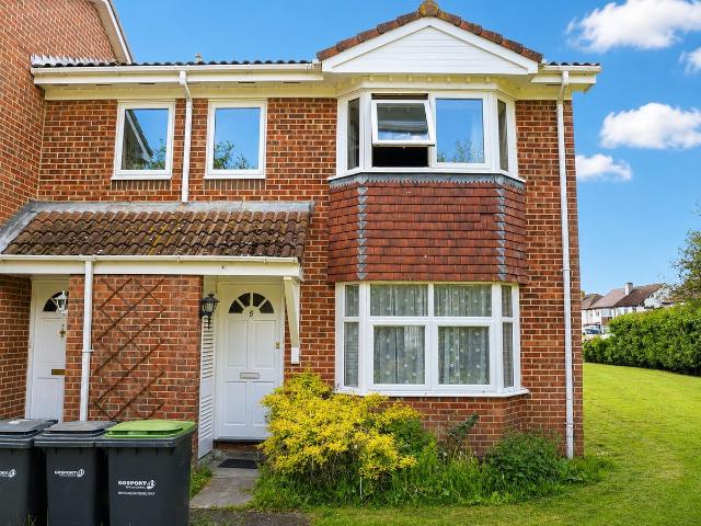 Myrtle Close, Gosport, Hampshire PO13, 1 bed flat to rent, £900 pcm | PrimeLocation