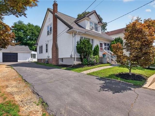 Myrtle Ave, Cranston, Home For Sale