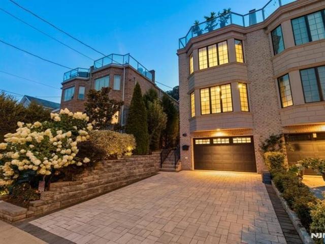 Myrtle Ave, Edgewater, Home For Sale