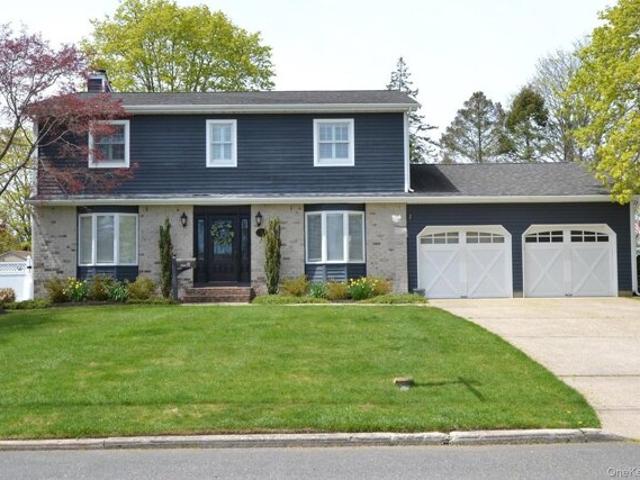 Myrtle Ln, Patchogue, Home For Sale