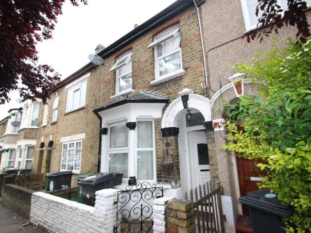 Myrtle Road, Walthamstow E17, 3 bed detached house to rent, £2,500 pcm | PrimeLocation
