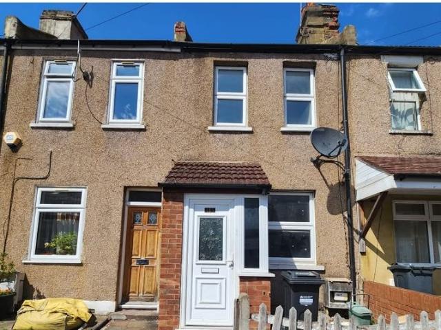 Myrtle Road, Hounslow TW3, 5 bed terraced house to rent, £2,700 pcm | PrimeLocation