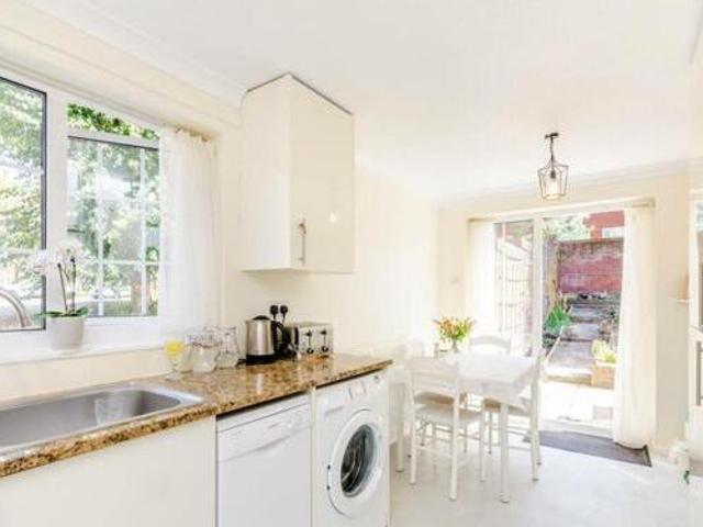 Myrtleside Close, Northwood, 2 Bedroom House