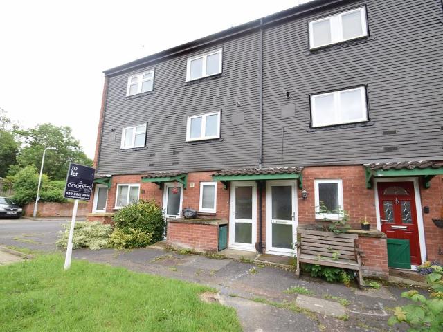 Myrtleside Close, Northwood HA6, 1 bed maisonette to rent, £1,400 pcm | PrimeLocation