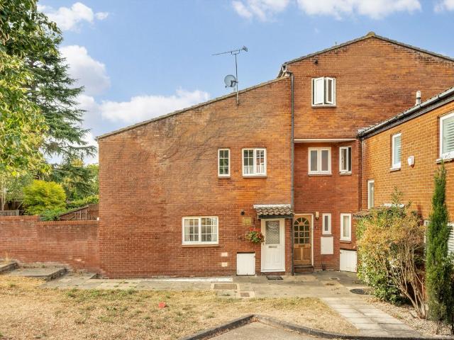 Myrtleside Close, Northwood HA6, 2 bed terraced house to rent, £2,000 pcm | PrimeLocation