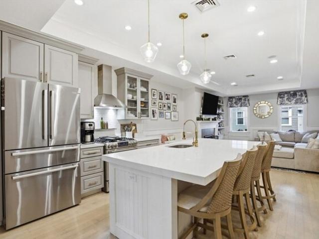 Mystic St Unit,boston, Condo For Sale