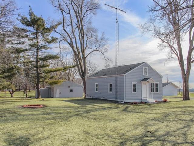 N1092 Clover Rd, Bloomfield, WI 53128