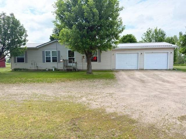 N10170 Knaack Rd, Clintonville, WI 54929