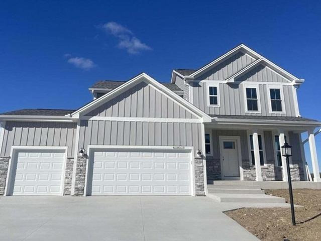 N101W16895 Tanglewood Dr, Germantown, WI 53022