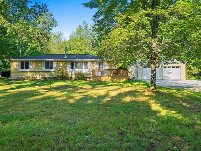 N10319 Bedora Ln, Crivitz, WI 54114