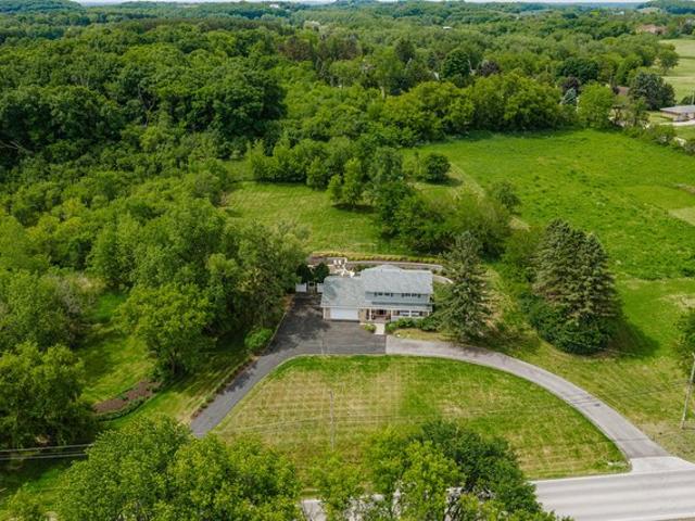 N10W28431 Northview Rd, Delafield, WI 53188