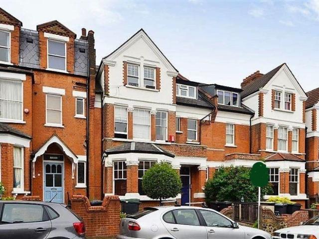 N10 3 bed flat to rent £1,907 pcm £440 pw