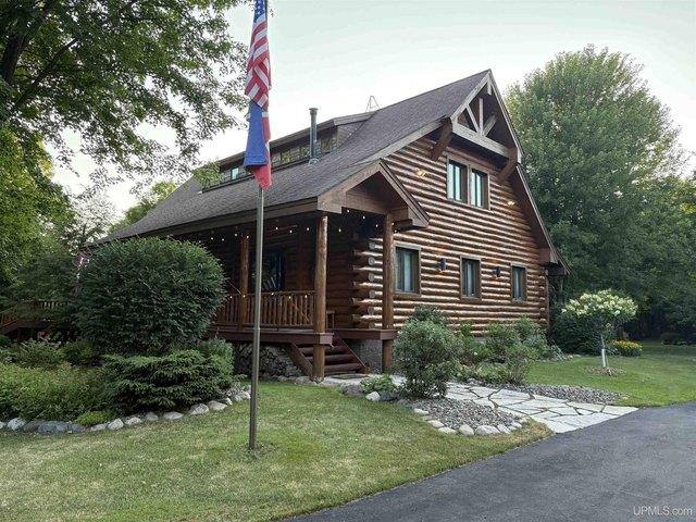 N11485 Hedberg Rd, Bessemer, MI 49911