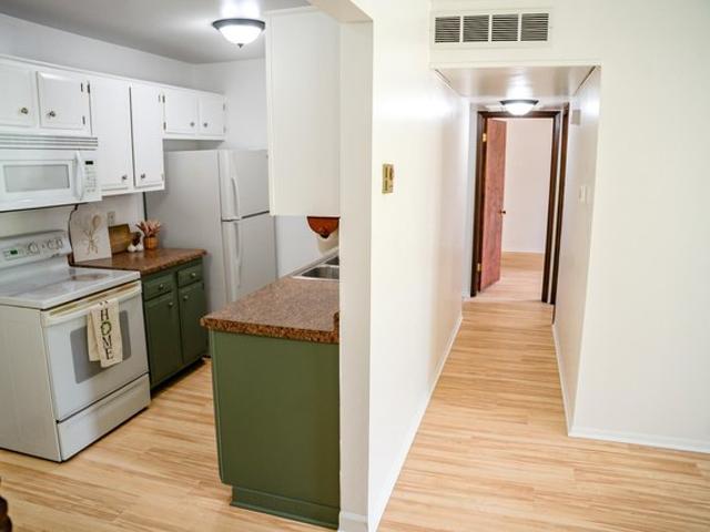N115W17125 Armada Dr Unit 6, Germantown, WI 53022