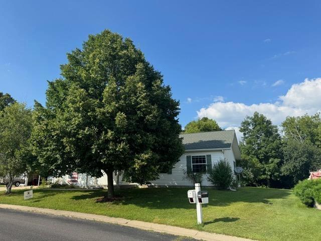 N115W20994 Brookside Dr, Germantown, WI 53022 | MLS #2007