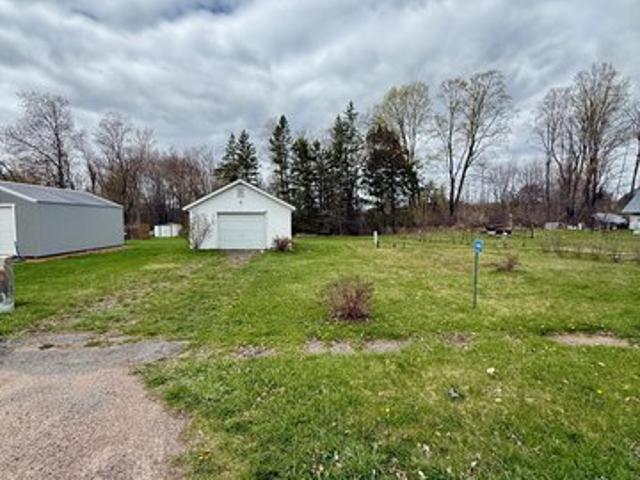 N11198 Minola St, Elcho, WI 54428