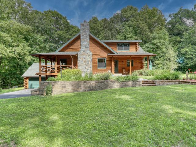 N128W12985 Highland Rd