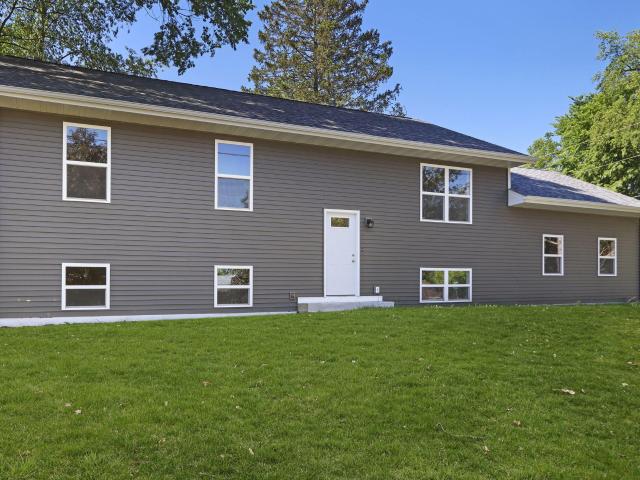 N1200 Laurel Dr