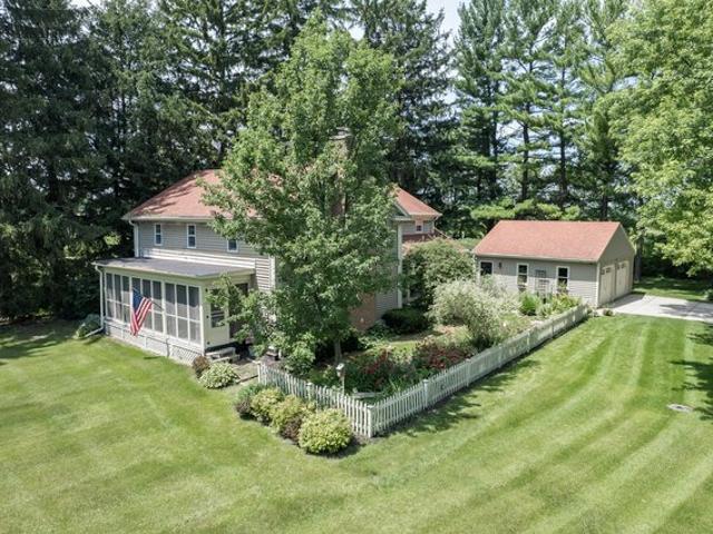 N132W17858 Rockfield Rd, Germantown, WI 53022