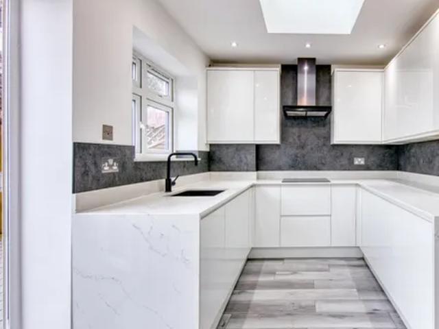 N13 Dental Clinic, Bowes Road, London, N11 2JA, United Kingdom | 4 bed house for rent #167073280 | Rentberry