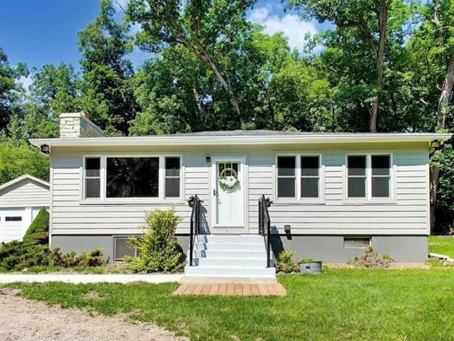 N1547 Wooddale Dr, Lynn, WI 53147