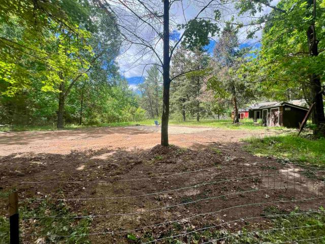 N15475 hardwoods road