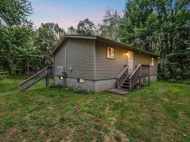 N1581 Spring Glen Rd, Keshena, WI 54135