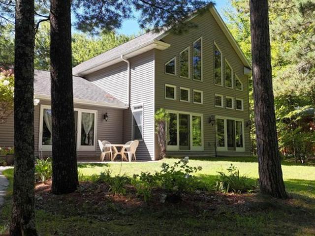 N1599 Rainbow Rd, Keshena, WI 54135
