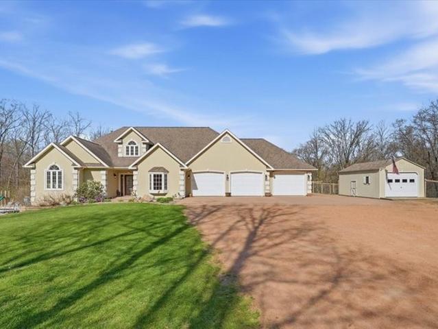N1520 Hollow Rd, Stanley, WI 54768