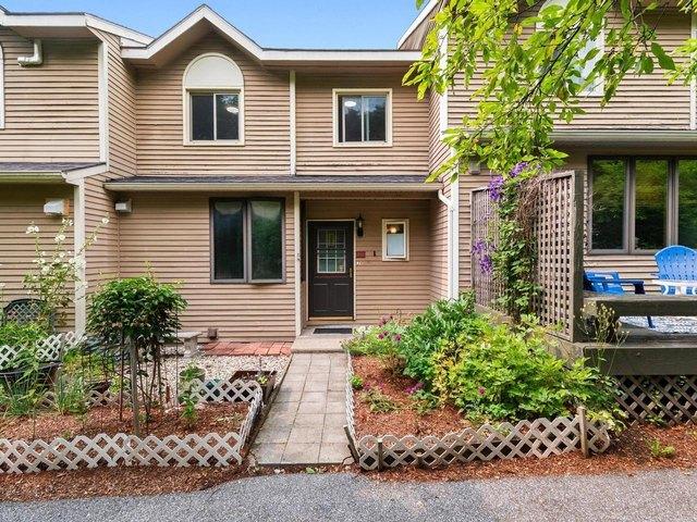 N15 Stonehedge Dr, South Burlington, VT 05403