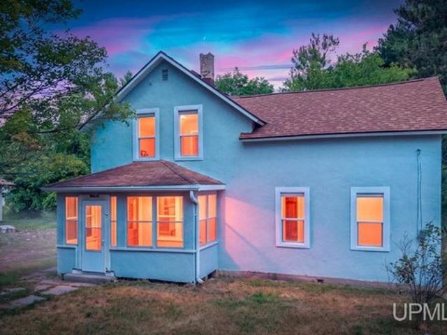 N1648 River Rd, Vulcan, MI 49892