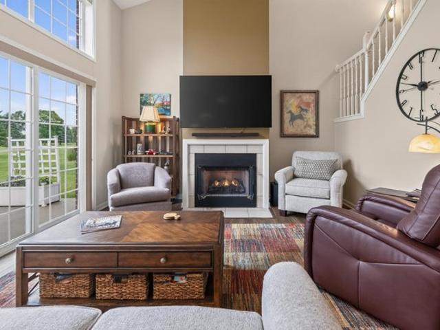 N16W26512 Golf View Ln Unit H, Pewaukee, WI 53072