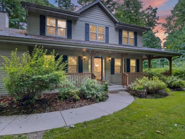 N1933 Alicia Ct, Holland, WI 53070