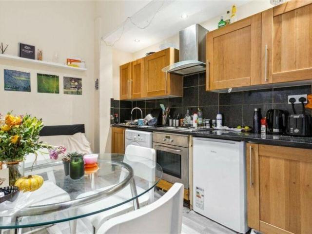 N19 3 bed house to rent £2,999 pcm £692 pw