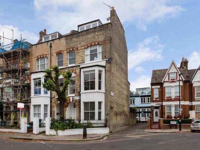 N19 6 bed house to rent £5,850 pcm £1,350 pw