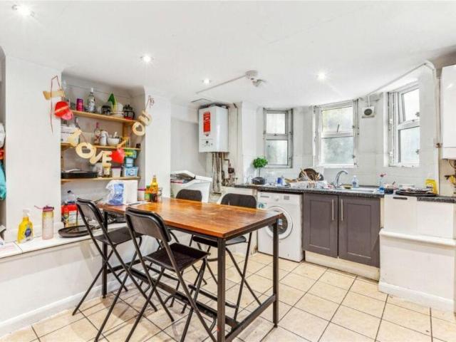 N19 6 bed house to rent £6,600 pcm £1,523 pw
