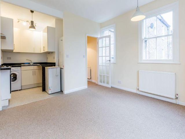 N1 2 bed flat to rent £2,427 pcm £560 pw