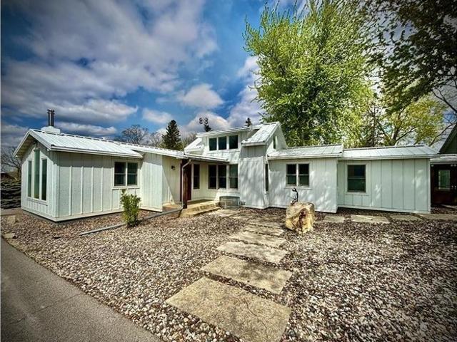 N2095 Twin Bluff Ln, Stockholm, WI 54769