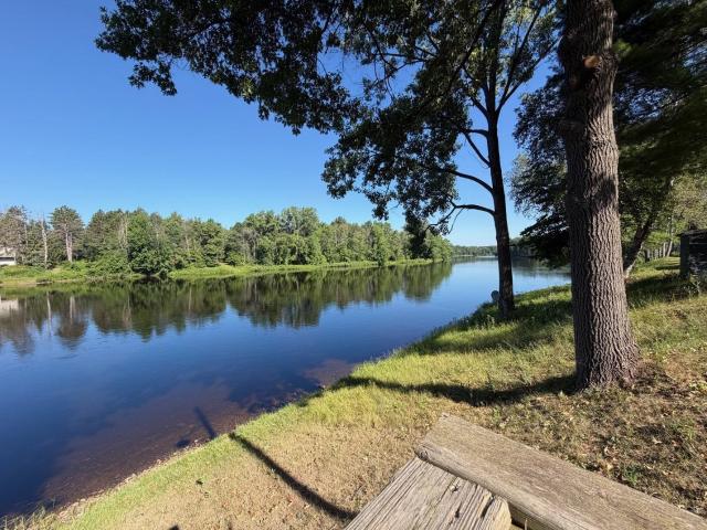 N2123 RIVER Drive