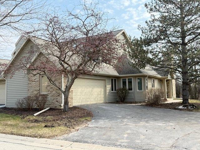 N21W24093 Dorchester Dr Unit 16D, Pewaukee, WI 53072