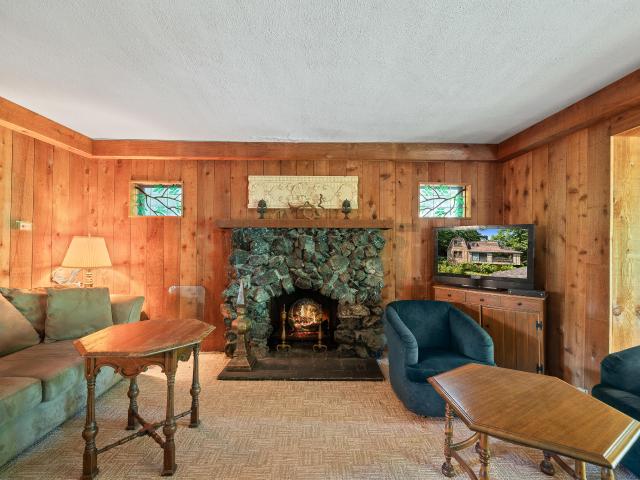 N2345 Greenview Dr